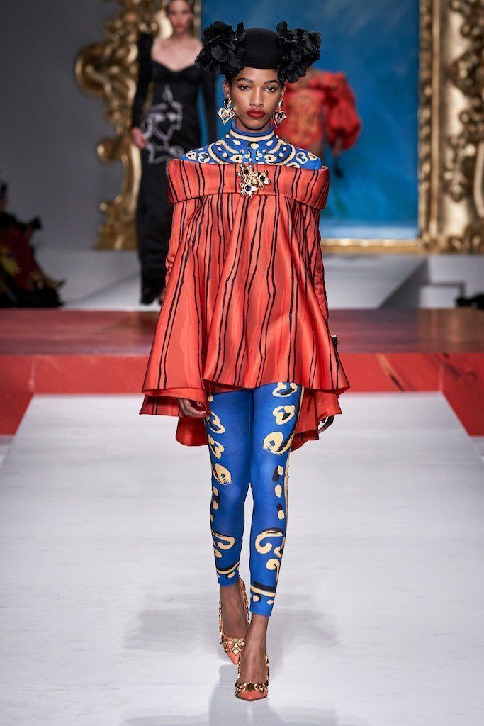 Moschino SS20 >>> Homenaje al arte español - HIGHXTAR.