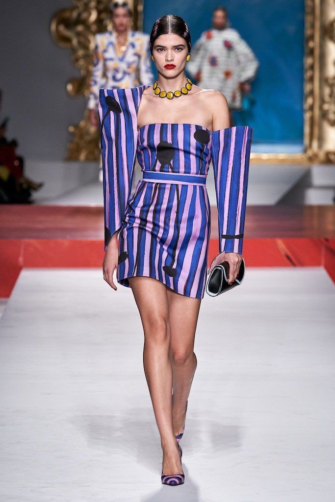 Moschino SS20 >>> Homenaje al arte español - HIGHXTAR.