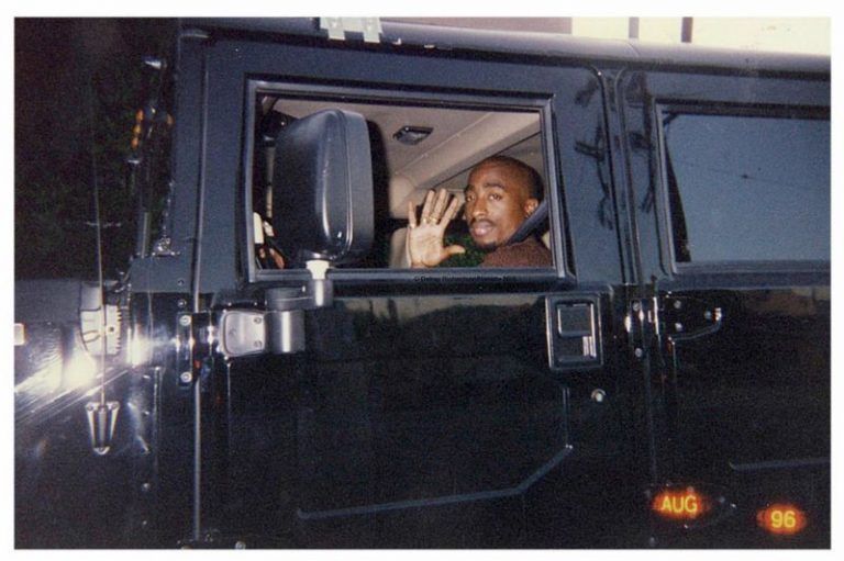 Esta es la foto de Tupac Shakur que se subastará como NFT
