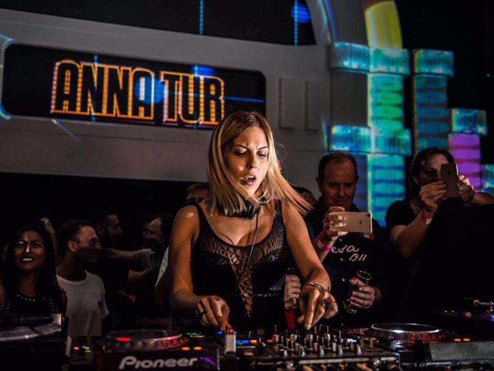 Estas son las dj's de electrónica que debes tener en tu radar - HIGHXTAR.