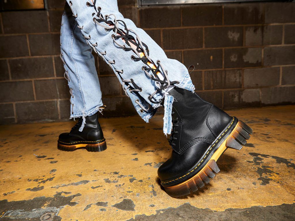 Dr. Martens presenta la colección Neoteric Yellow Pop - HIGHXTAR.