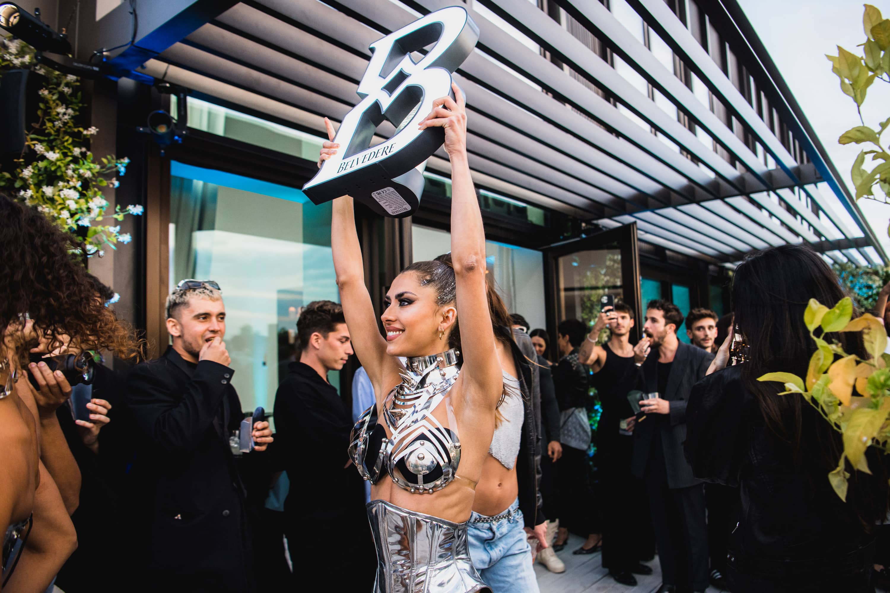 Belvedere reinterprets Daniel Craig's party in Madrid - HIGHXTAR.