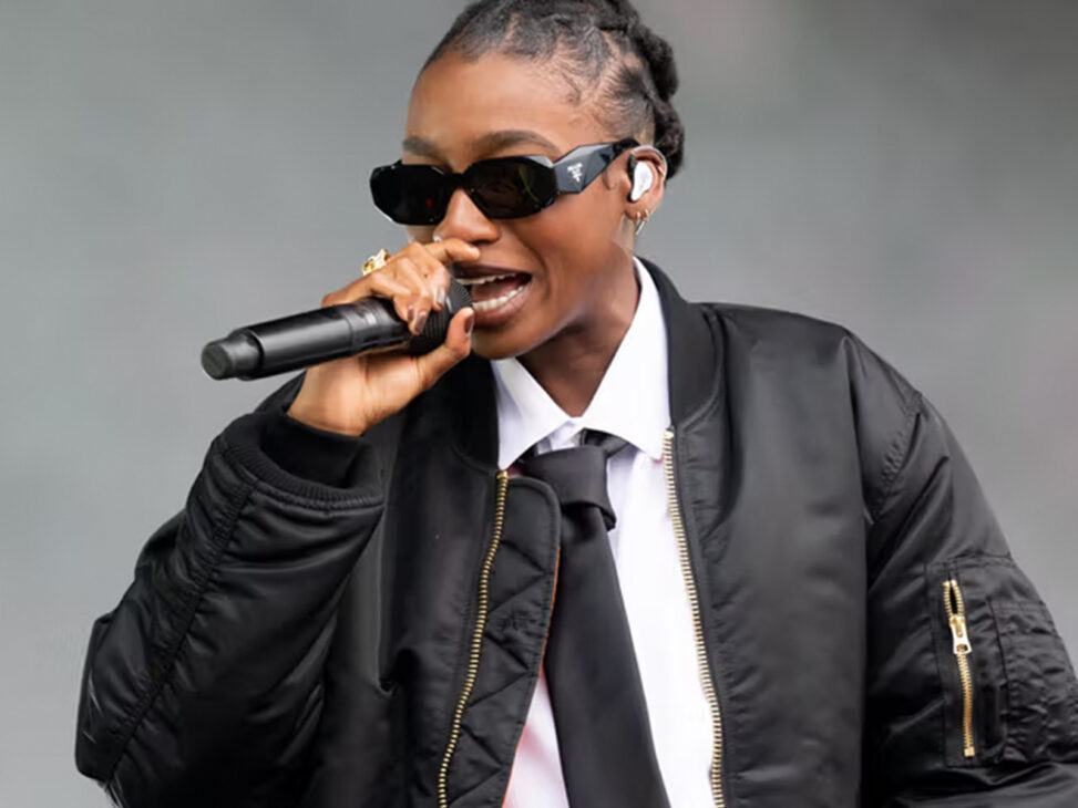 Little Simz premieres 'Gorilla' clip with impressive AI-generated ...