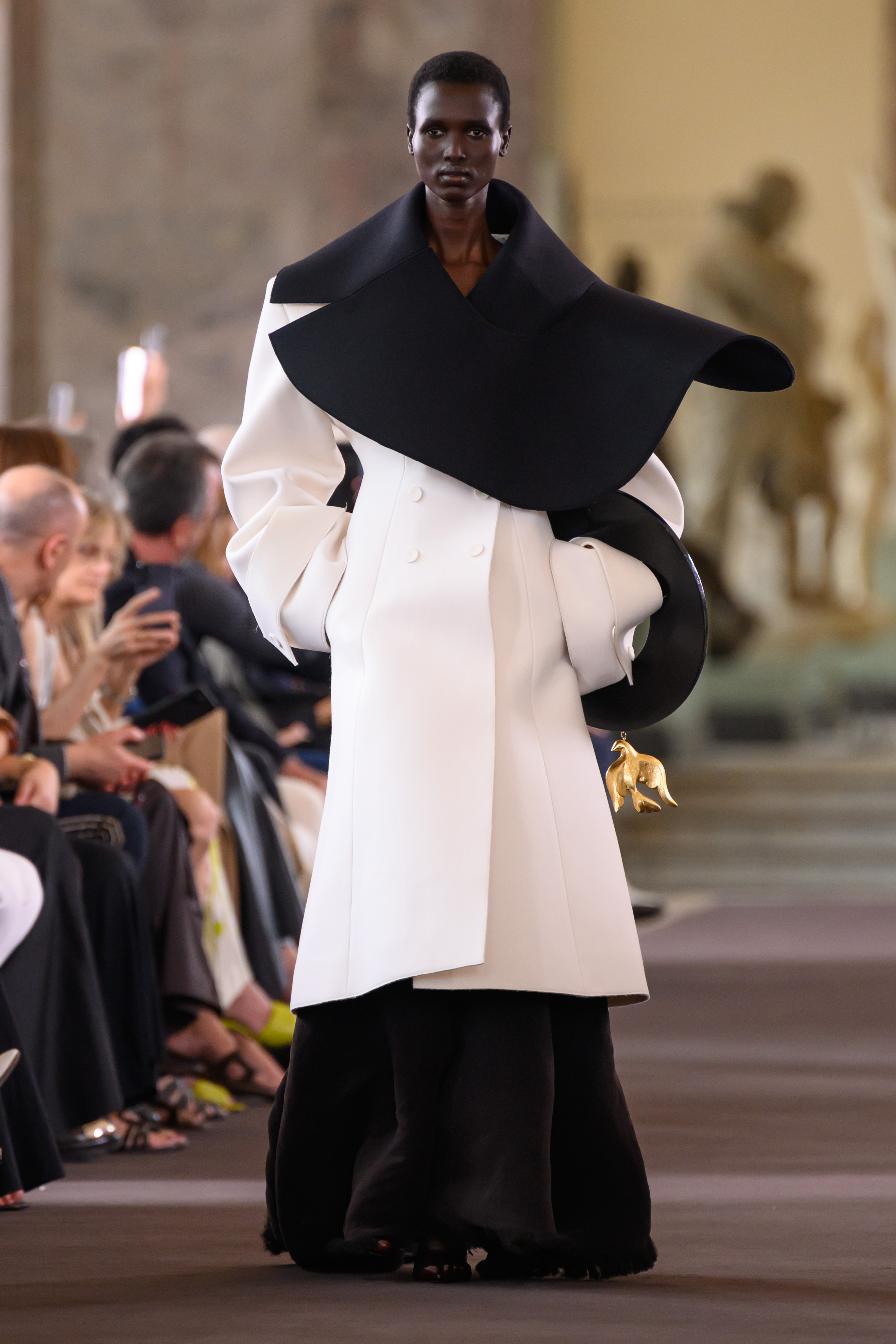 Schiaparelli FW24 Haute Couture collection is by and for artists ...