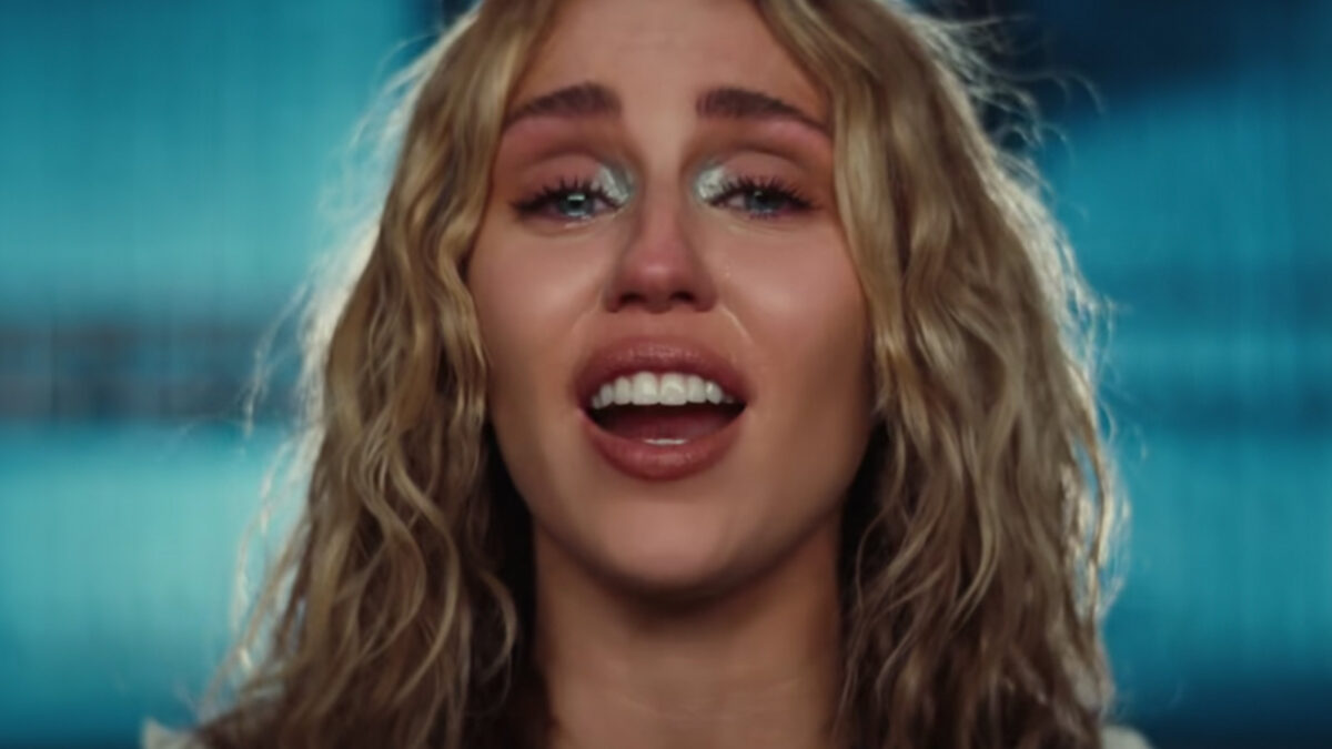 Miley Cyrus lanza “Used to be Young” en honor a su pasado - HIGHXTAR.
