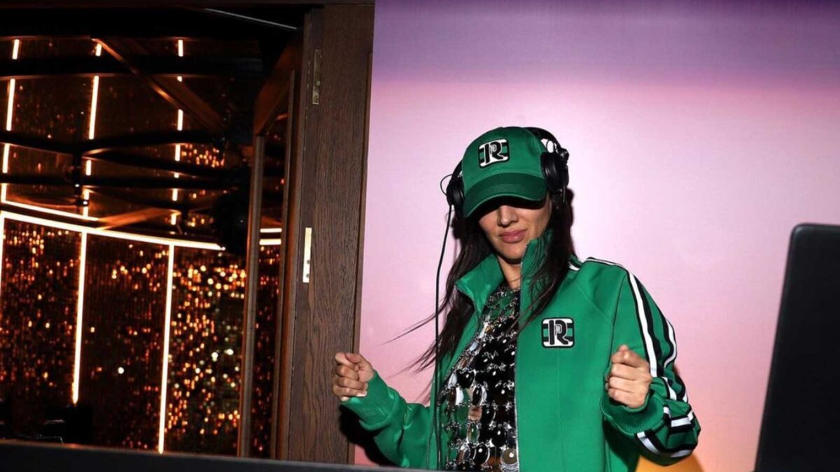 HIGHCHART. #32 – Amanda - HIGHXTAR.