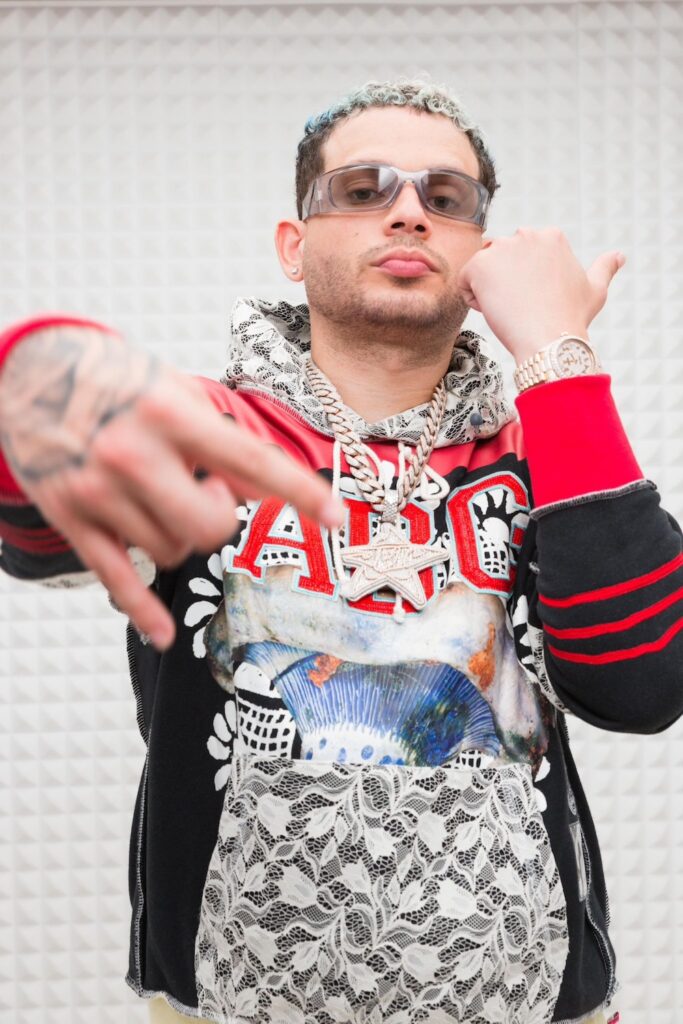 Dei V crowns itself in Spain with the premiere of its Gallery Session ...