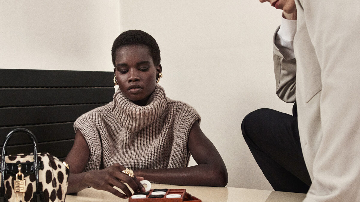 Givenchy presents “A Holiday Game”. - HIGHXTAR.