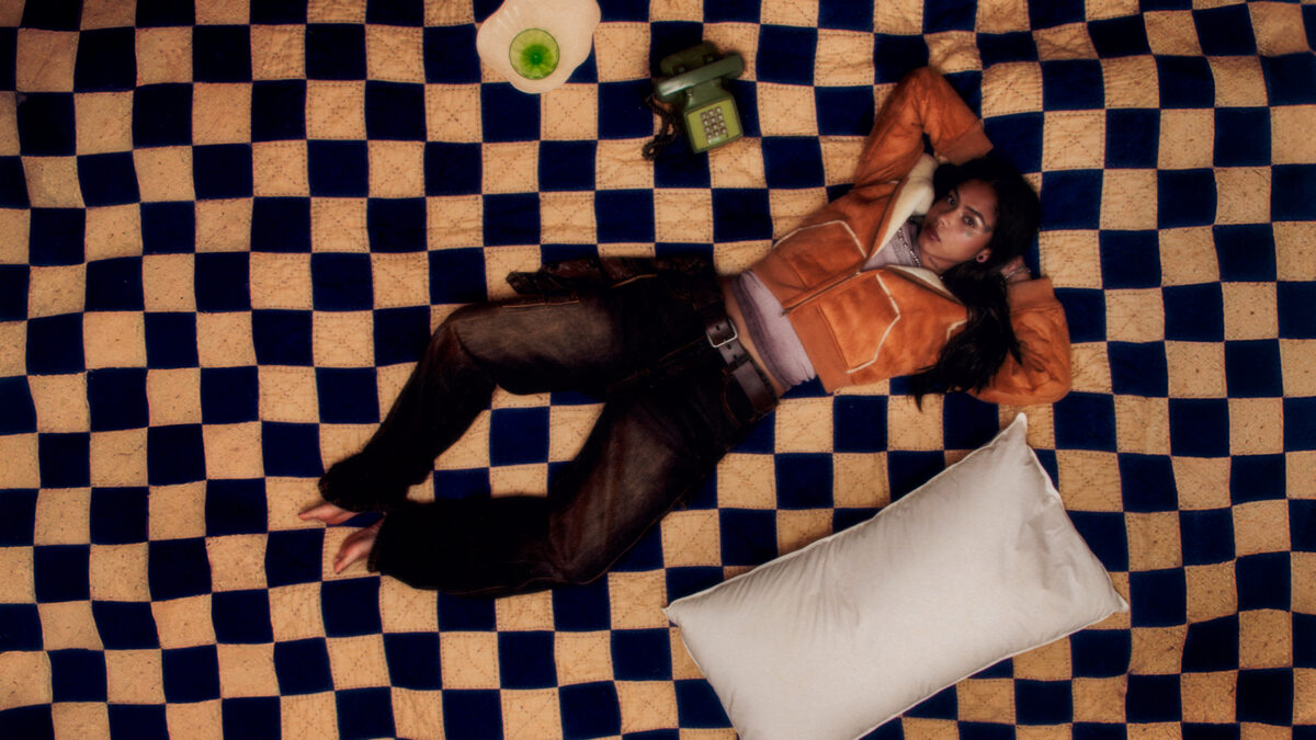 GUESS Originals presenta su Holiday 2024 con Giovanna Ramos y Jerry ...