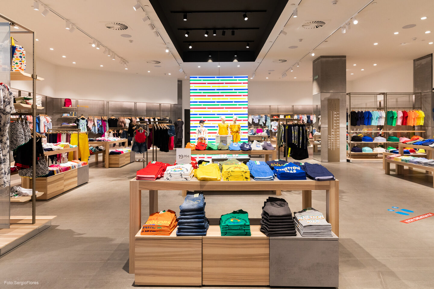 Benetton announces closure of more than 400 stores - HIGHXTAR.