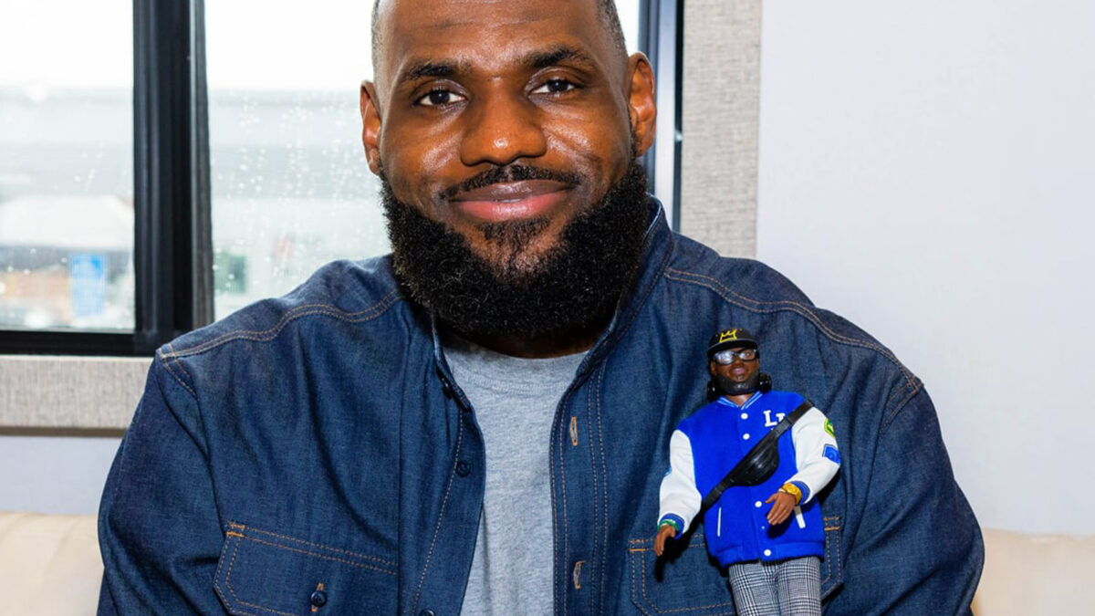 LeBron James ya cuenta con su propio muñeco Ken - HIGHXTAR.