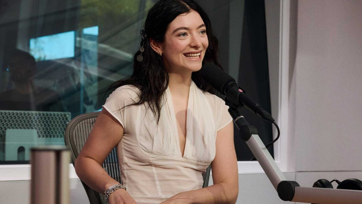 LORDE HINTS AT A VIRGIN B-SIDE - HIGHXTAR.