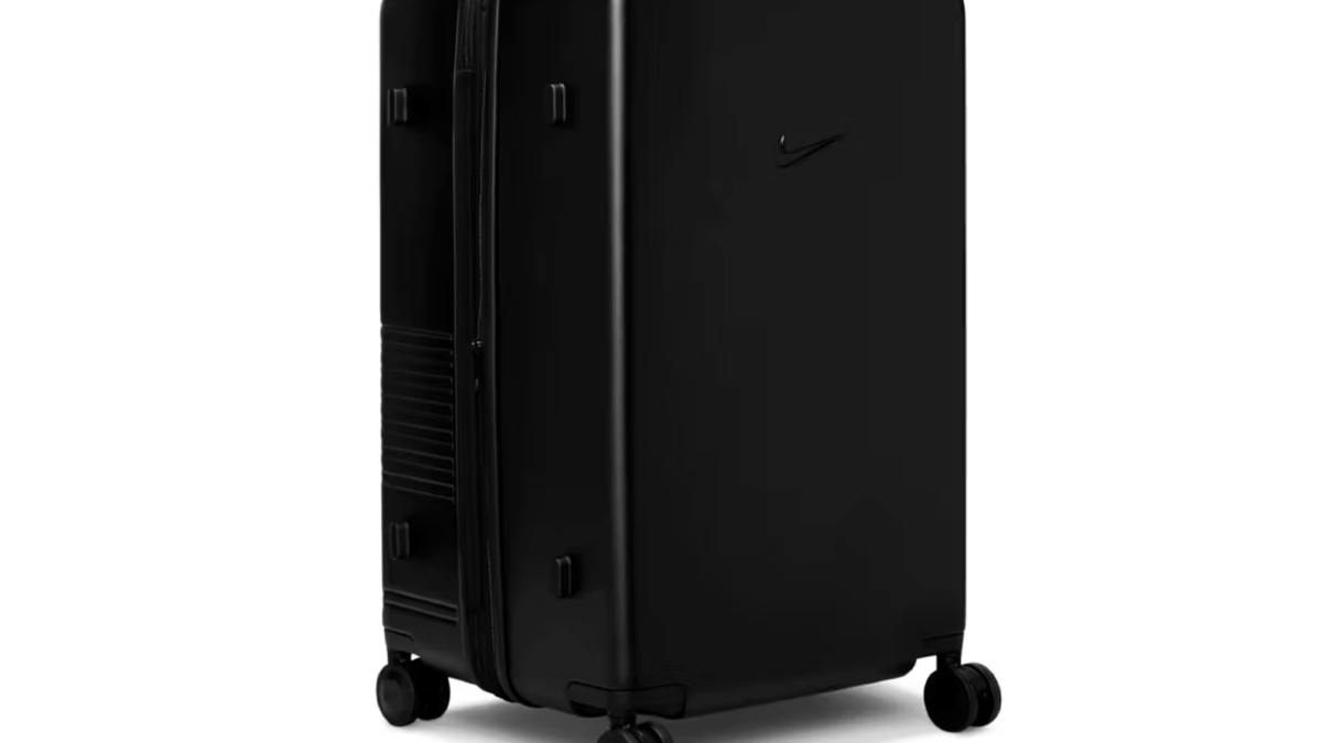 Nike expands its universe with its first luggage collection - HIGHXTAR.