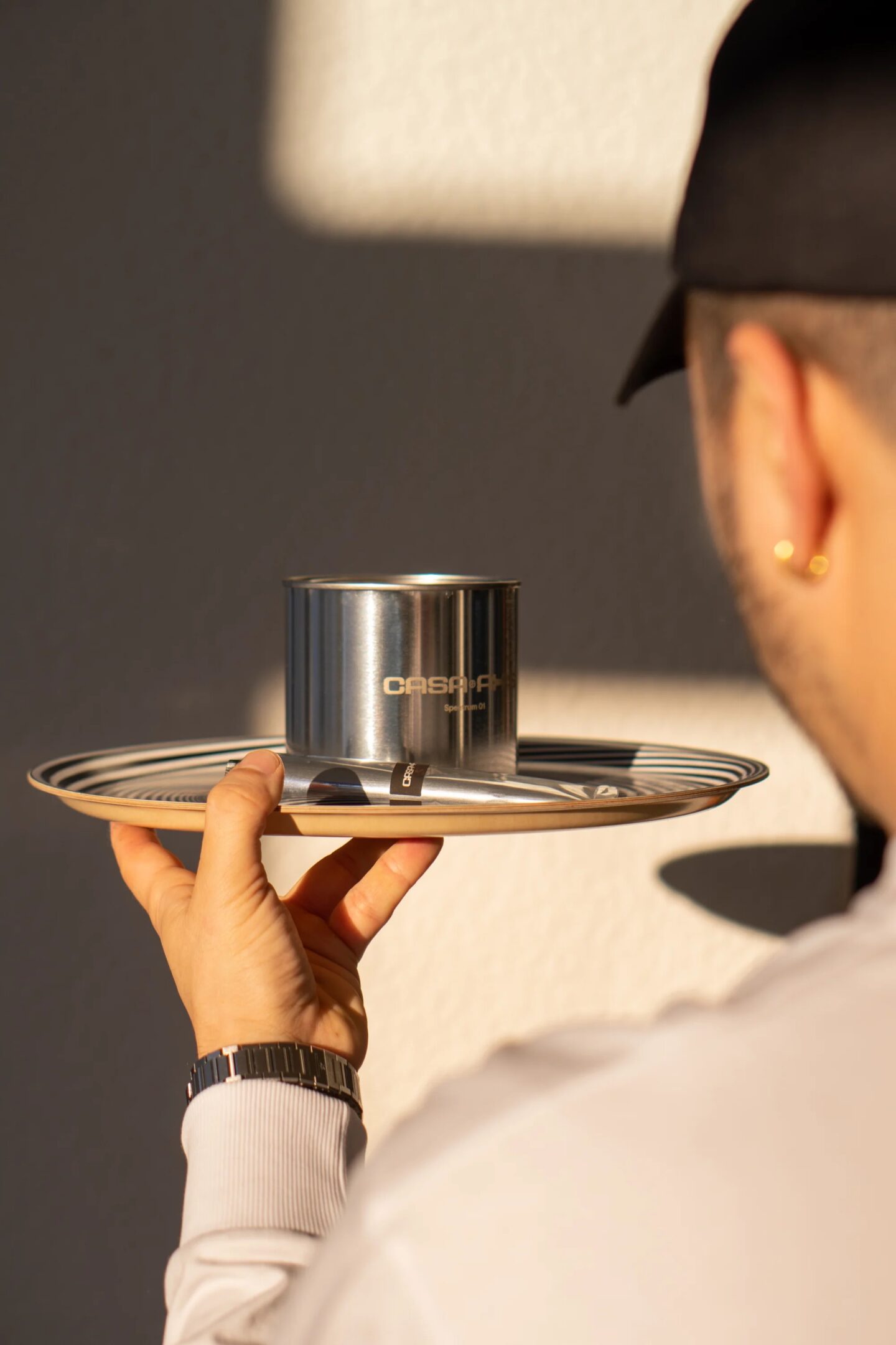 Felipe Pantone transforma a Casa Axis numa fragrância - HIGHXTAR.